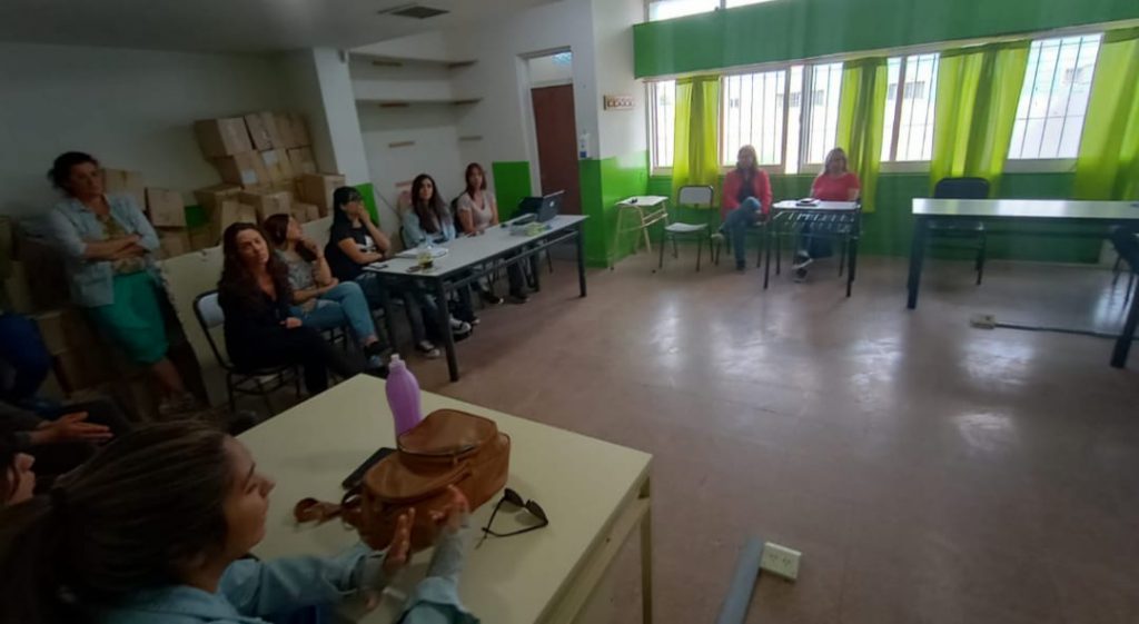 Reunión de representantes de UnTER con profesorxs de la ESRN virtual ...